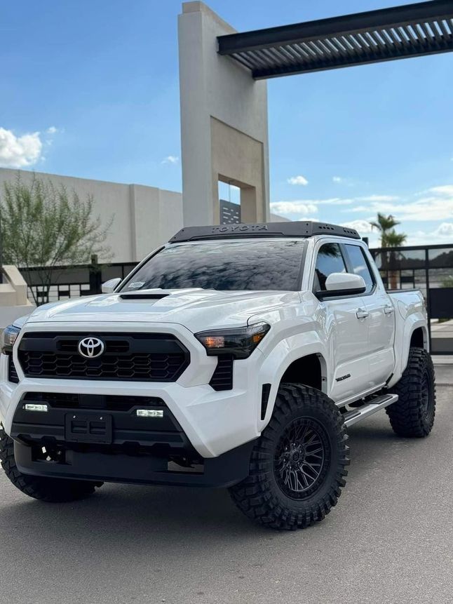Toyota Tacoma. Real Owner Experiences in UAE | Blog AUTO.AE