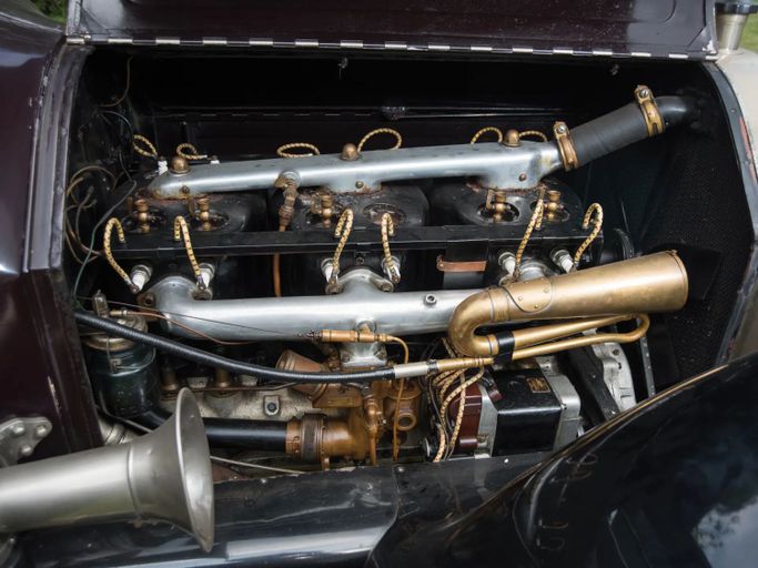 Pierce-Arrow Model 38-C-4 Five-Passenger Touring, 1916 | AUTO.AE