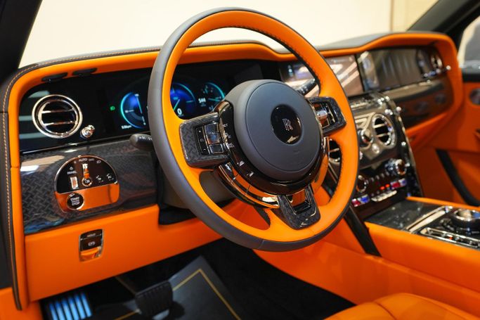 Buy Rolls-Royce Cullinan (2025) 6.7 l Petrol in Dubai - 2,485,000 AED ...